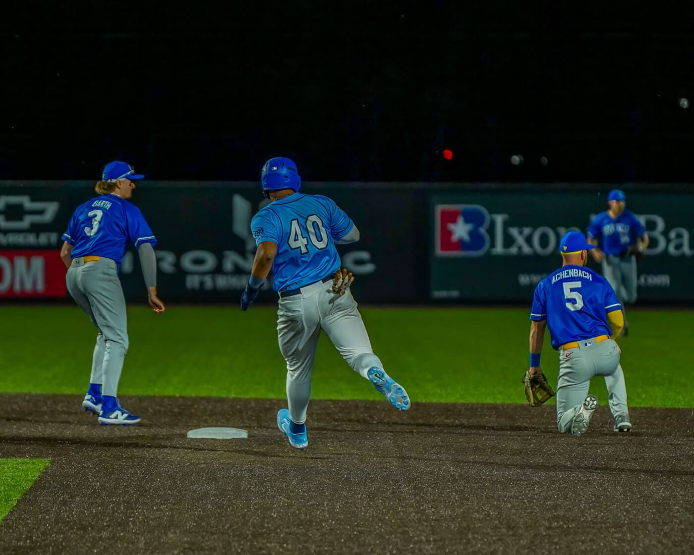 Ryan Hernandez Enjoys Playing Baseball - Lake Country DockHounds